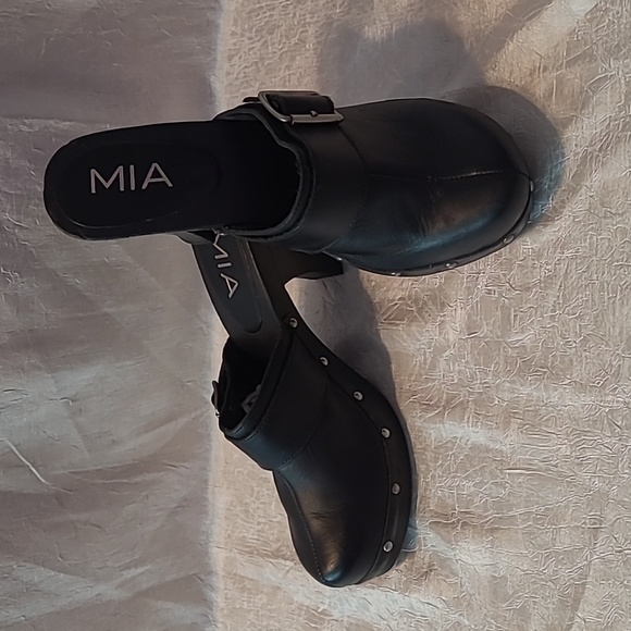 MIA | Shoes | Mia Leather Mules | Poshmark